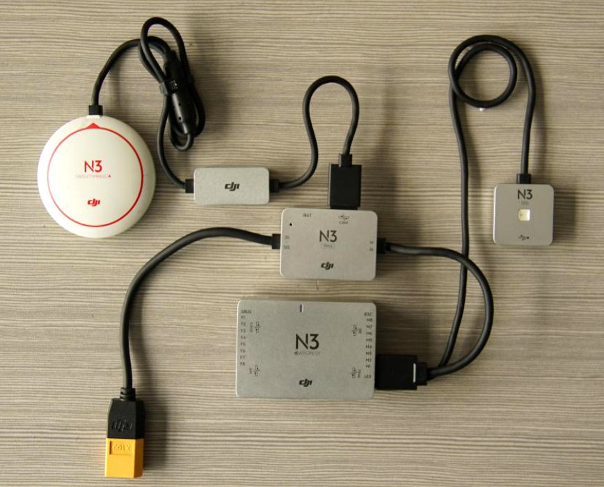 通过NAZA V2和N3的组装对比就知道，N3变得更加容易组装，集成化也是更高了。